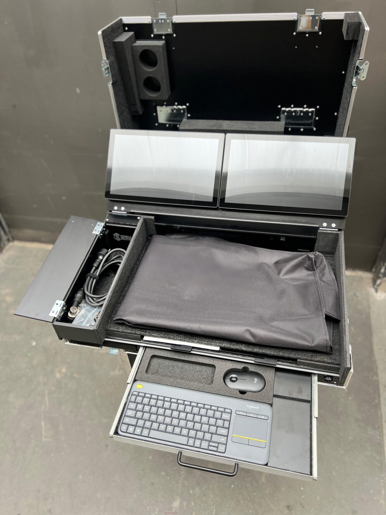 Flightcase System for GrandMA3 Command Wing | PA Audio