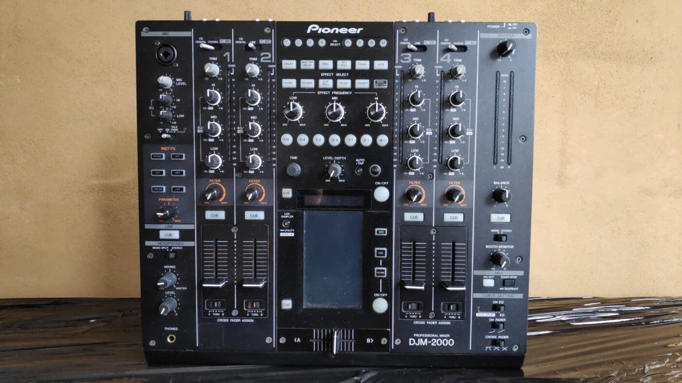 Pioneer DJM-2000 NXS | PA Audio